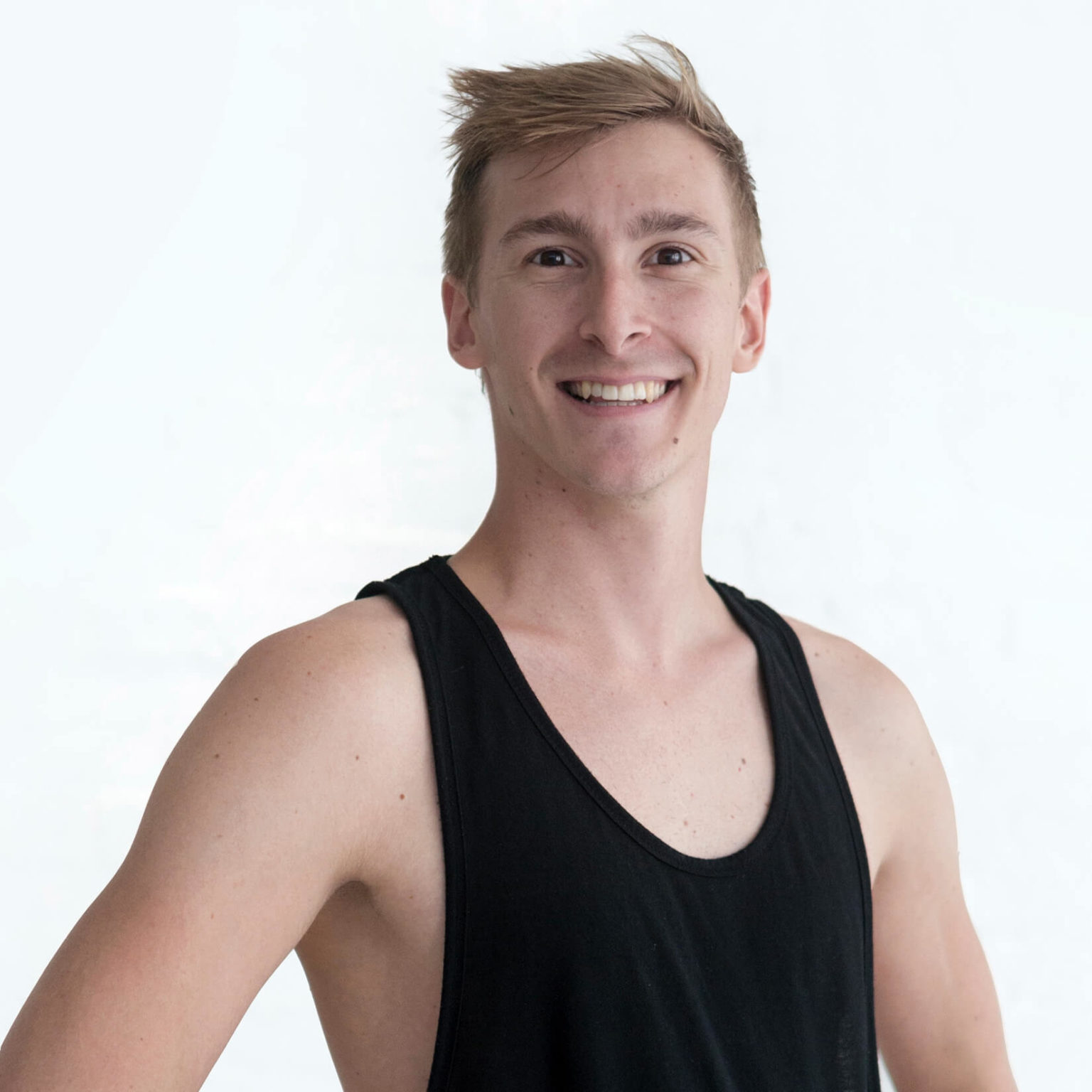Magnus Labbe - Pole Dance Classes